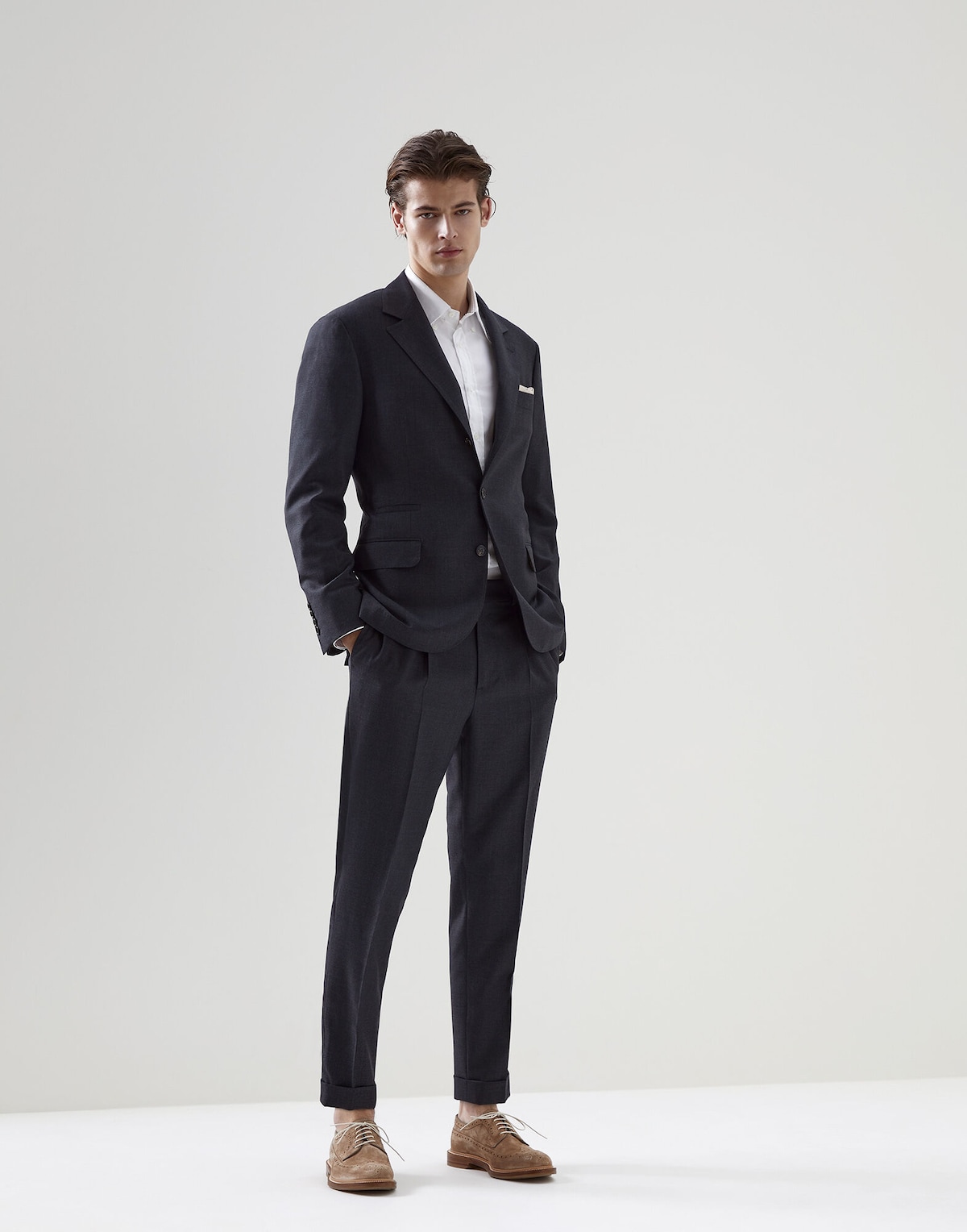 Trajes elegantes y combinados de hombre | Brunello Cucinelli